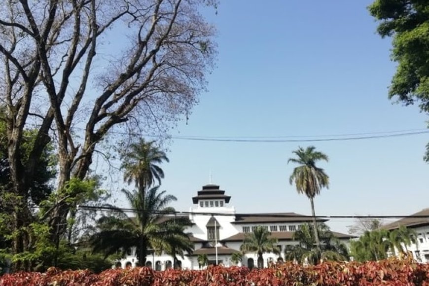 Perbedaan Hanacaraka Sunda dan Jawa - Halal.id